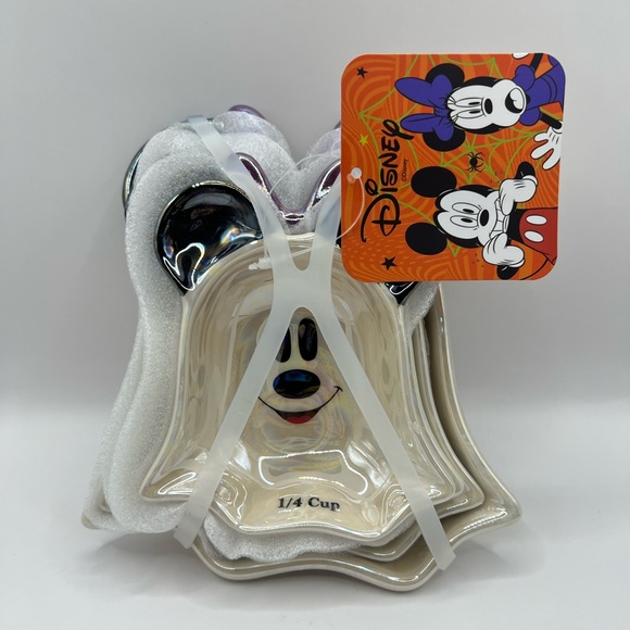 Disney | Kitchen | Disney Halloween Measuring Cups | Poshmark